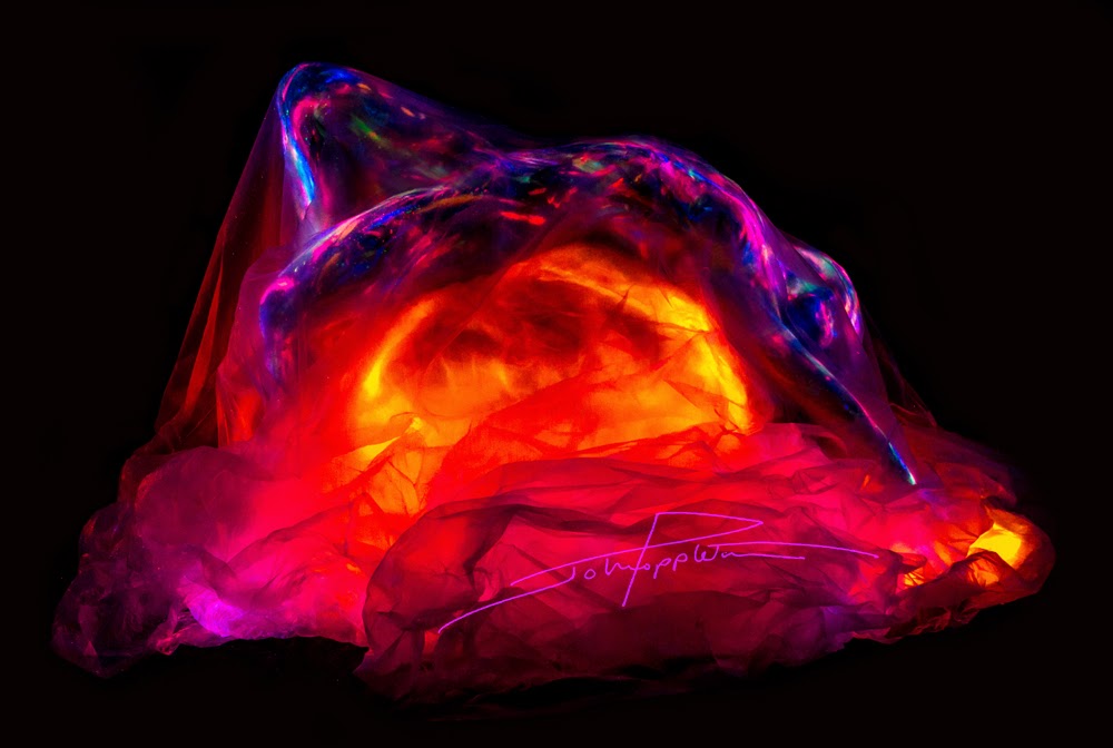 Фантастический флуоресцентный боди-арт на женских телах в виде ...