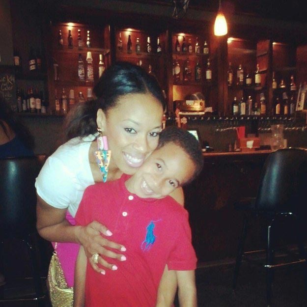 Молодая мама выпустила линию раздельных купальников позволяющих скрыть ...